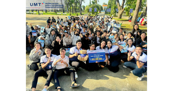 [UMT NEWS] UMT ĐẾN PHÚ YÊN: MANG TRI THỨC, TRAO HỌC BỔNG, CHẮP CÁNH TƯƠNG LAI